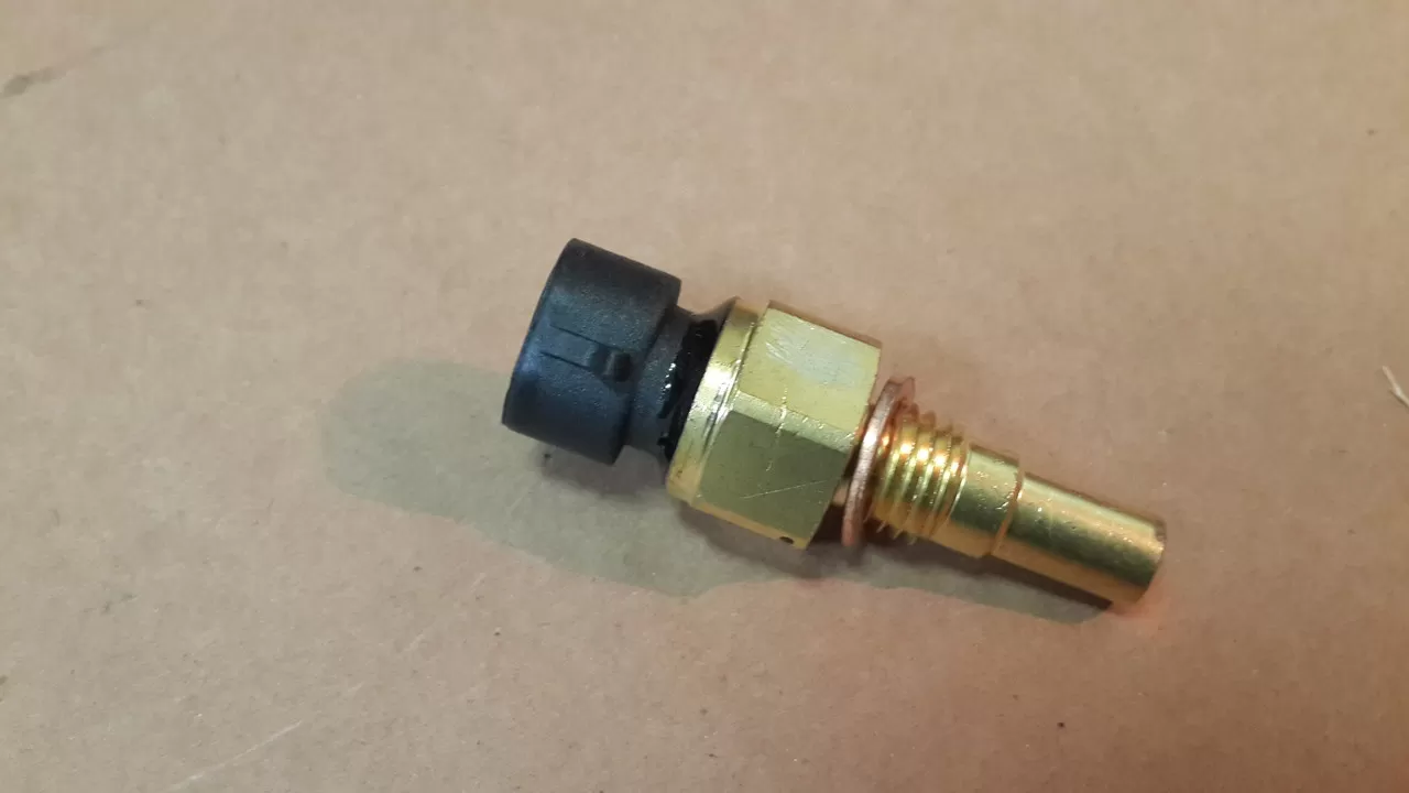 21120-3851010 Датчик температуры охлаждающей жидкости 21120-3851010 ...